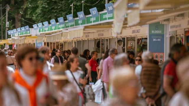 El humor toma una Feria del Libro marcada por la visita del Papa ...