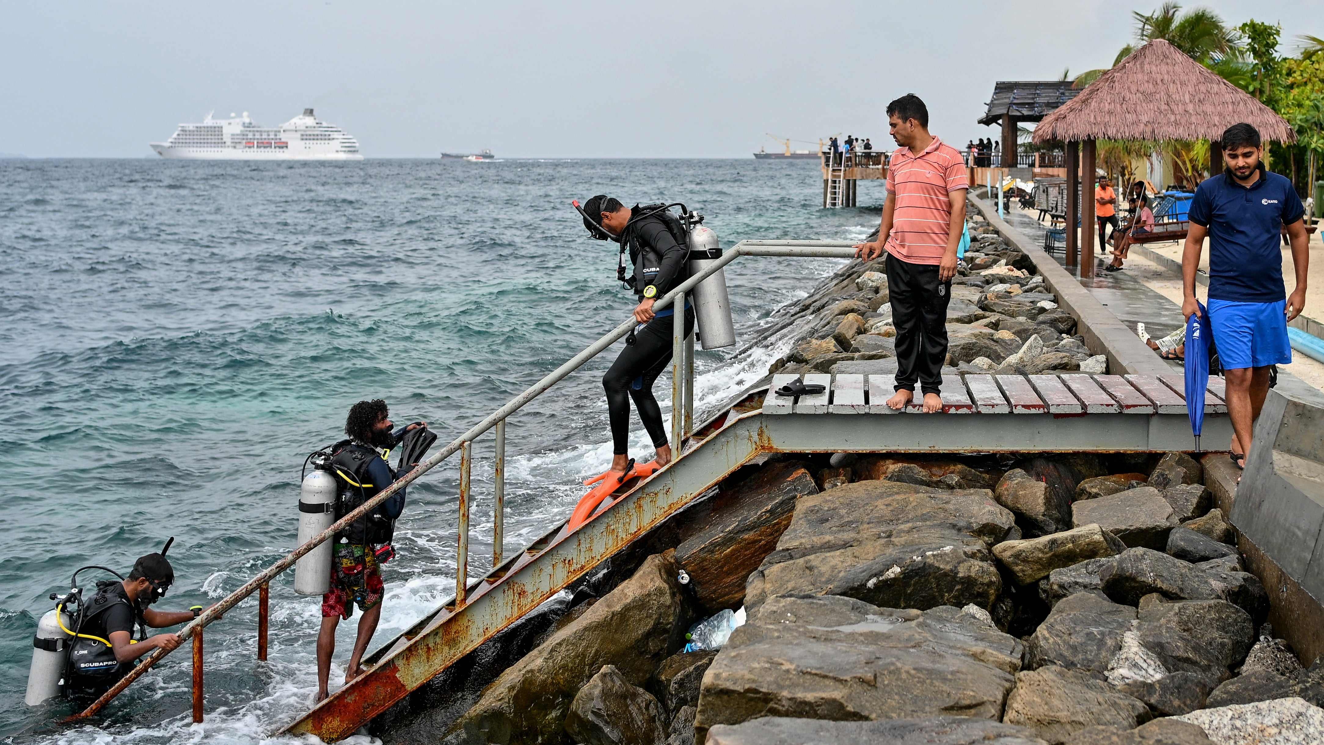 Theory on how five divers drowned in cave emerges