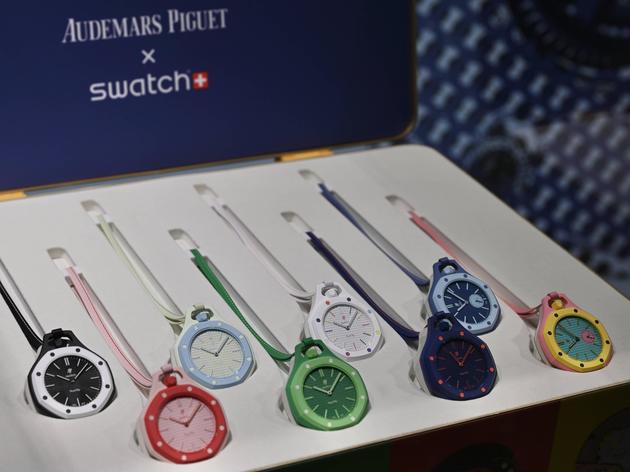 Neue Swatch-Kollektion sorgt für Chaos: Was Käufer an der Royal Pop reizt