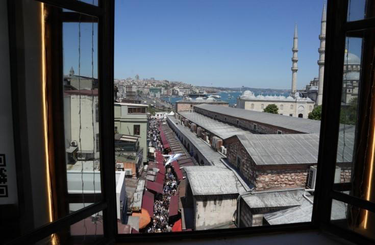 İstanbul'da her tatil gününde değişmeyen manzara: Adım atmak dahi ...