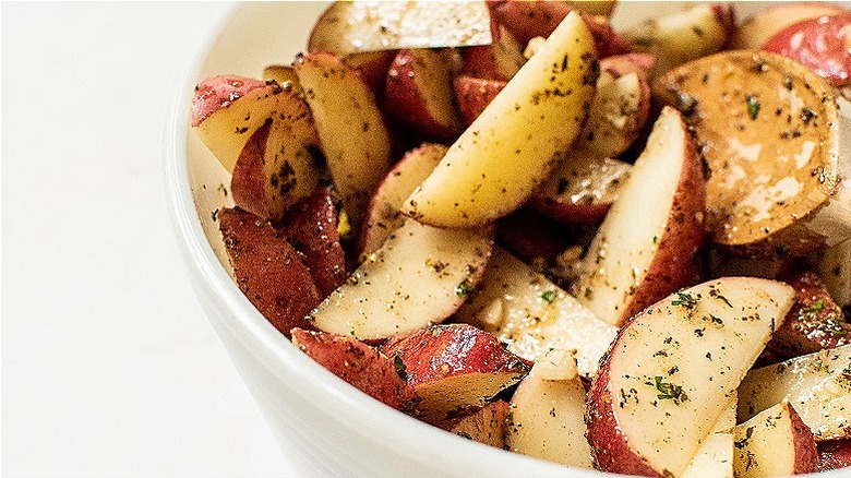 Lemony roasted potatoes recipe