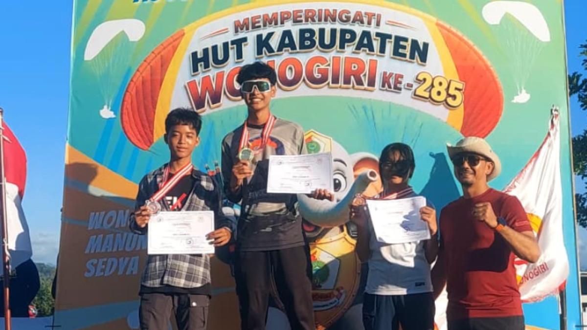 Bikin bangga dua atlet paralayang asal Klaten raih prestasi gemilang di ...