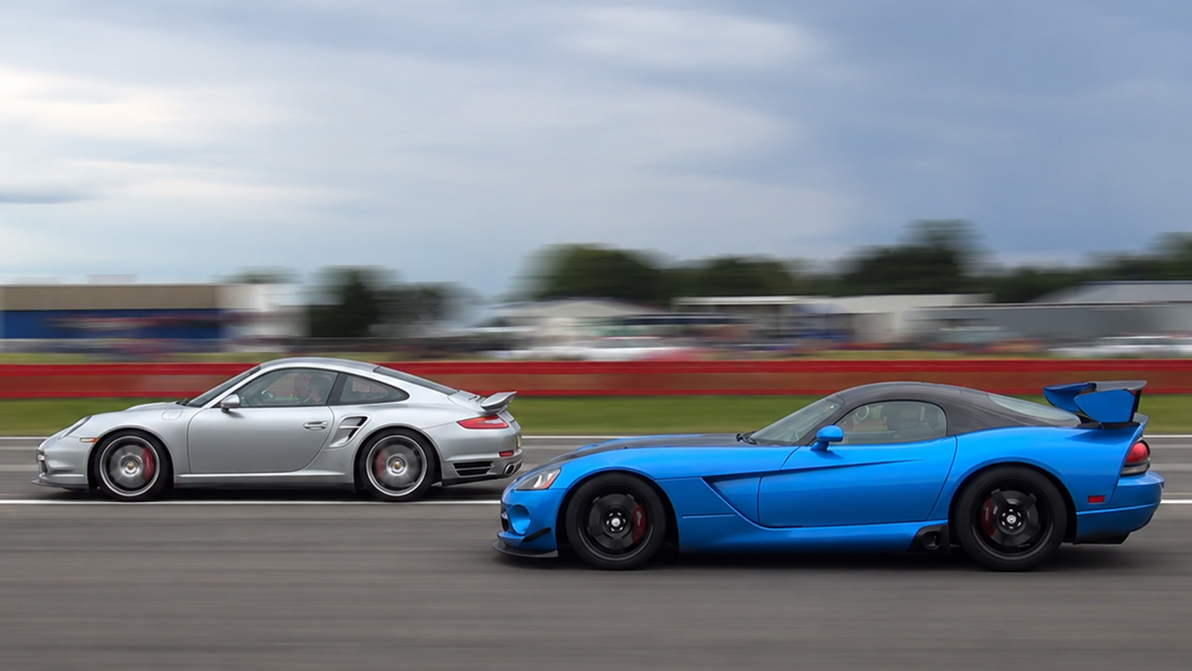 Can a Porsche 911 Turbo beat a Viper SRT-10 in a drag race?