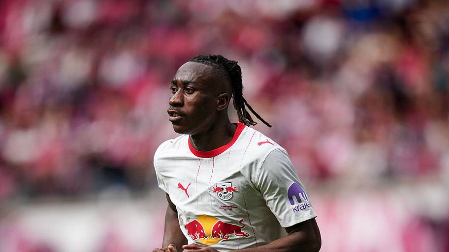 'Yes'—Man Utd, Liverpool target gives firm response to summer transfer ...