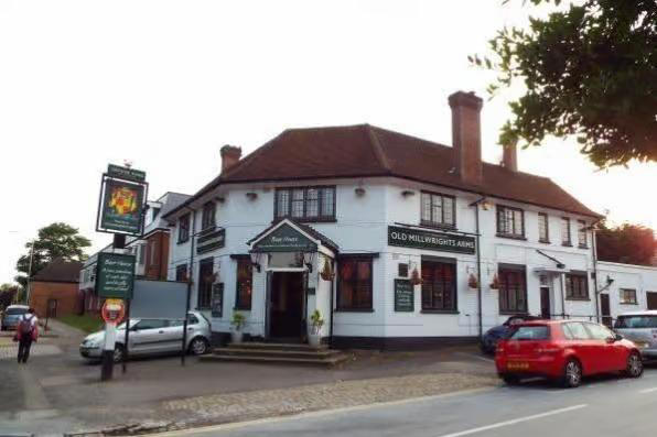 Late night single vehicle crash reported at Aylesbury pub