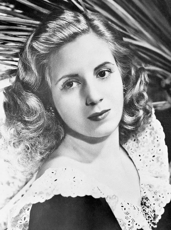 30 childhood photos of people who made history
