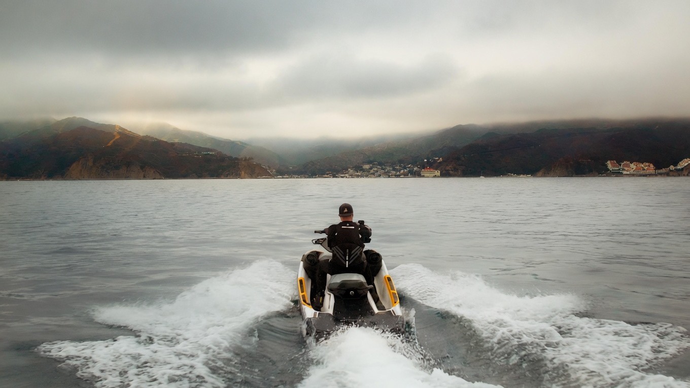 Jet ski ride covers 60 miles across the ocean
