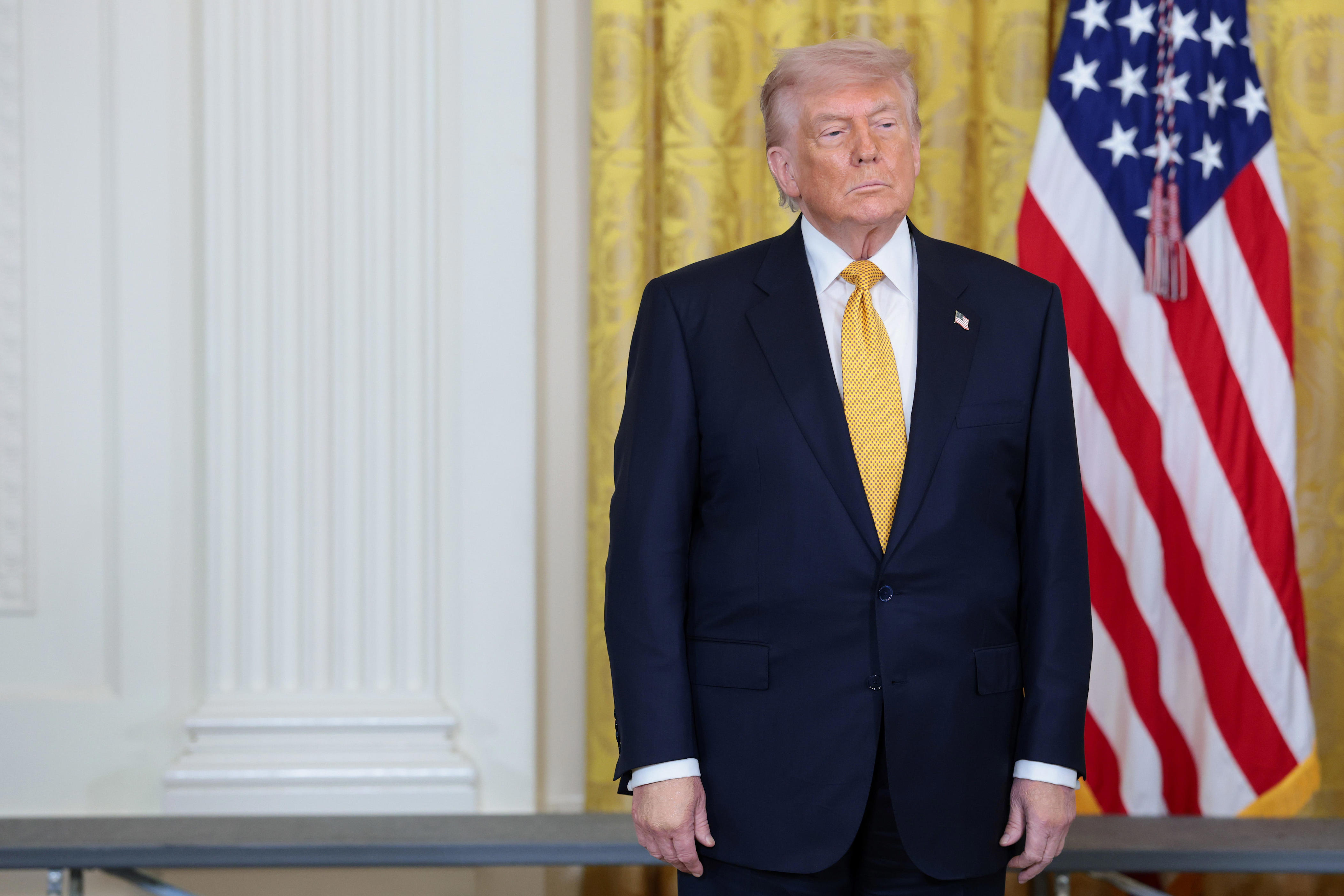 Trump moves to admit 10,000 more white South Africans under US refugee plan