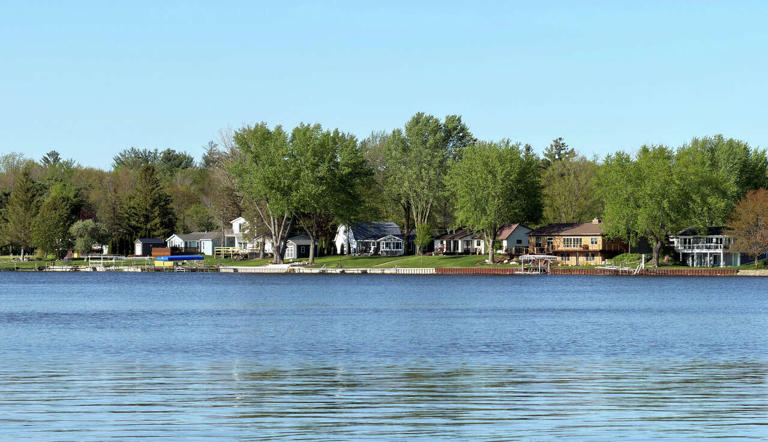 Sanford Lake residents notified of 2026 weed, algae and water quality ...