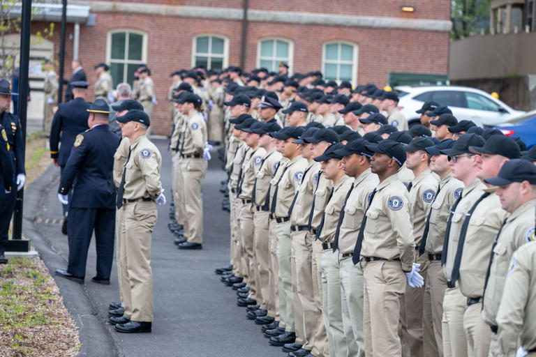 Proposed Mass. bill may require college degree for new police officers