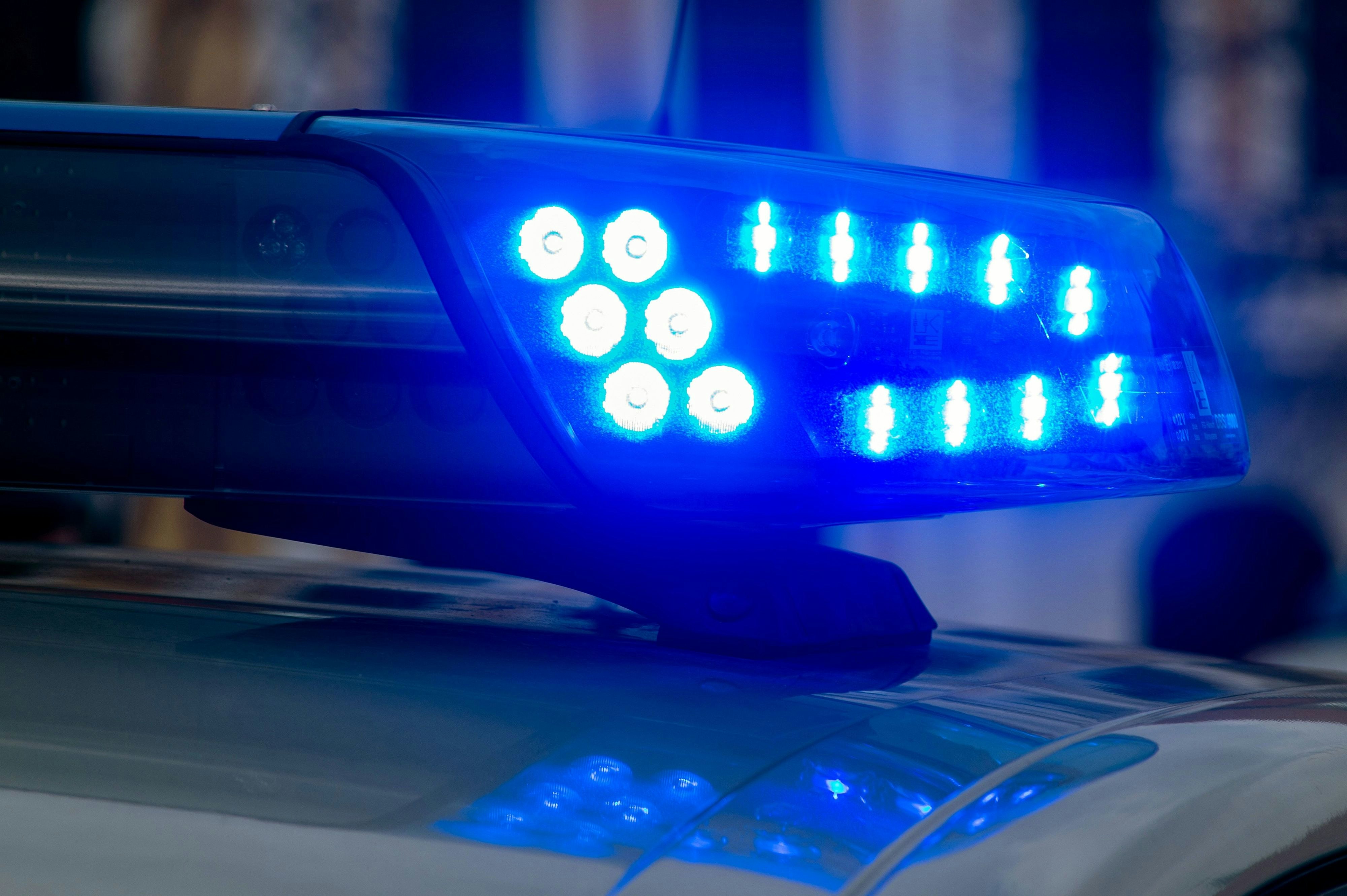 Köln-Mülheim: 38-Jähriger bei Überfall mit Messer verletzt – Zeugen gesucht