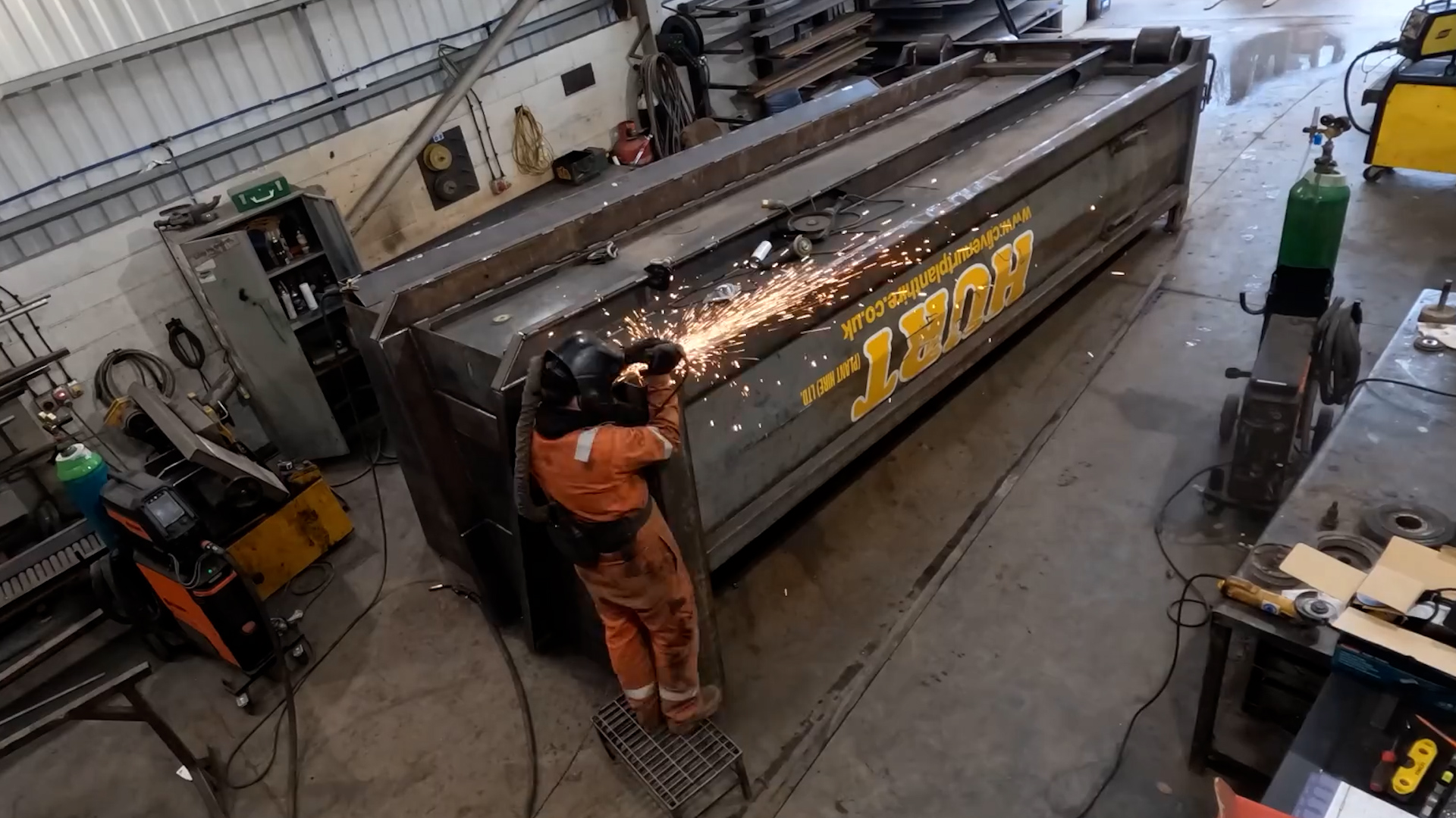 Heavy dumper body grinding and steel fabrication workshop