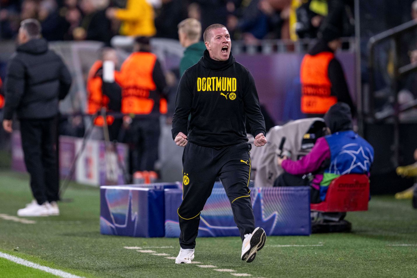 Schnappt sich FC Red Bull Salzburg Ex-BVB-Coach?