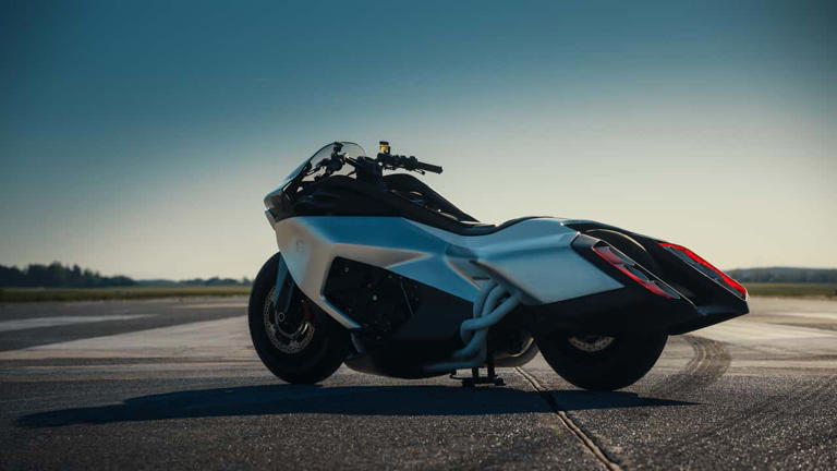 BMW just built a rocketship bagger motorcycle, and it's called the ...