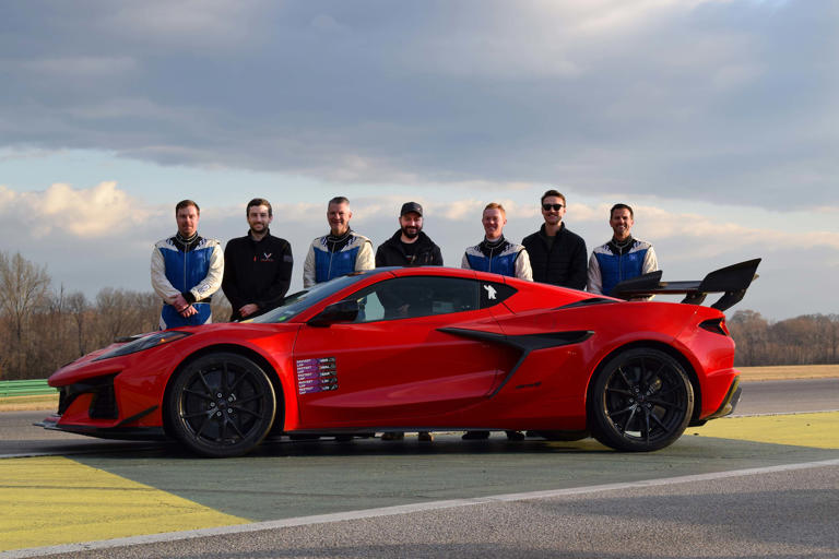 Porsche 911 GT2 RS breaks Corvette C8 ZR1 lap record