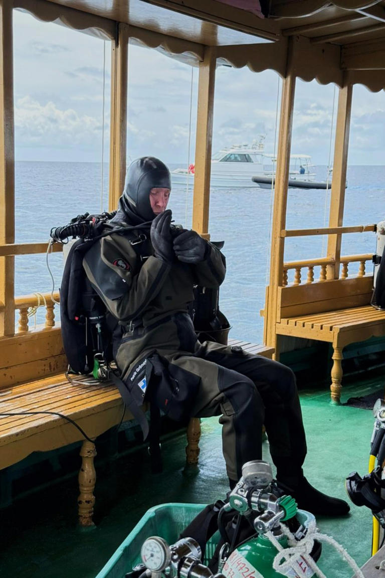 Elite divers recover bodies of two Italian tourists from underwater ...