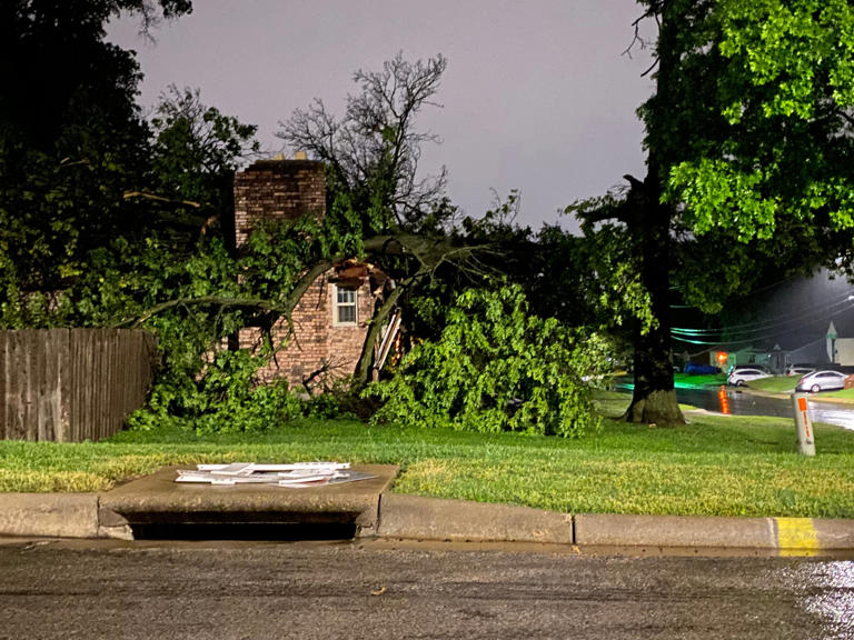 Storm damage, power outages, water woes across Kansas City. Tornado ...