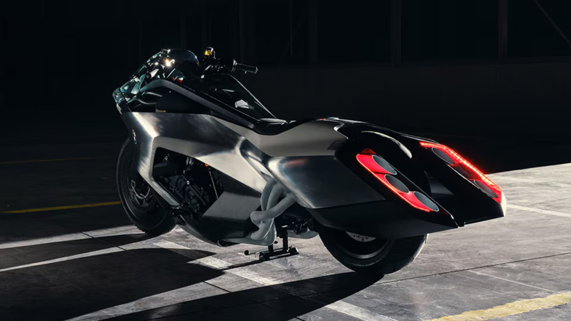 Photos: BMW debuts giant six-cylinder Concorde-inspired style bike concept