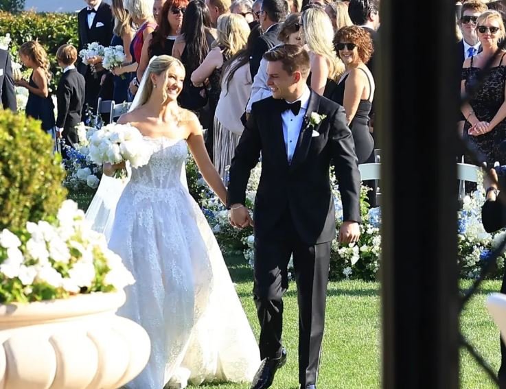 Heather Locklear and Richie Sambora walk daughter Ava down the aisle at ...