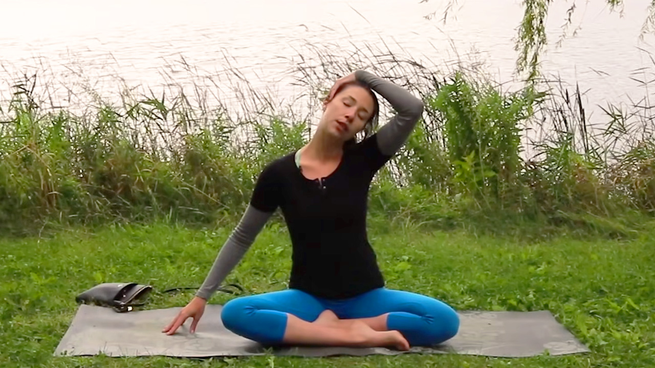 10-minute neck stretches for pain and stiffness relief