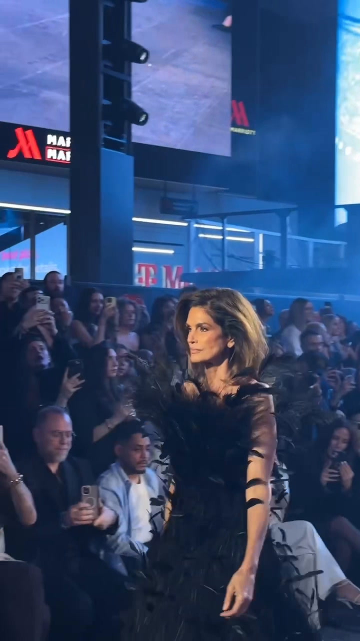 Iconic supermodel Cindy Crawford walks for Gucci