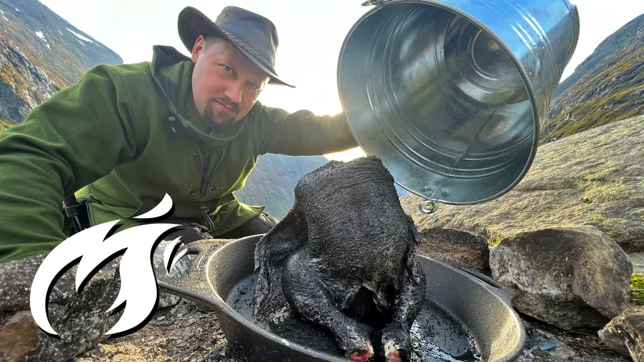 Extreme cooking: He made a chicken under the bucket