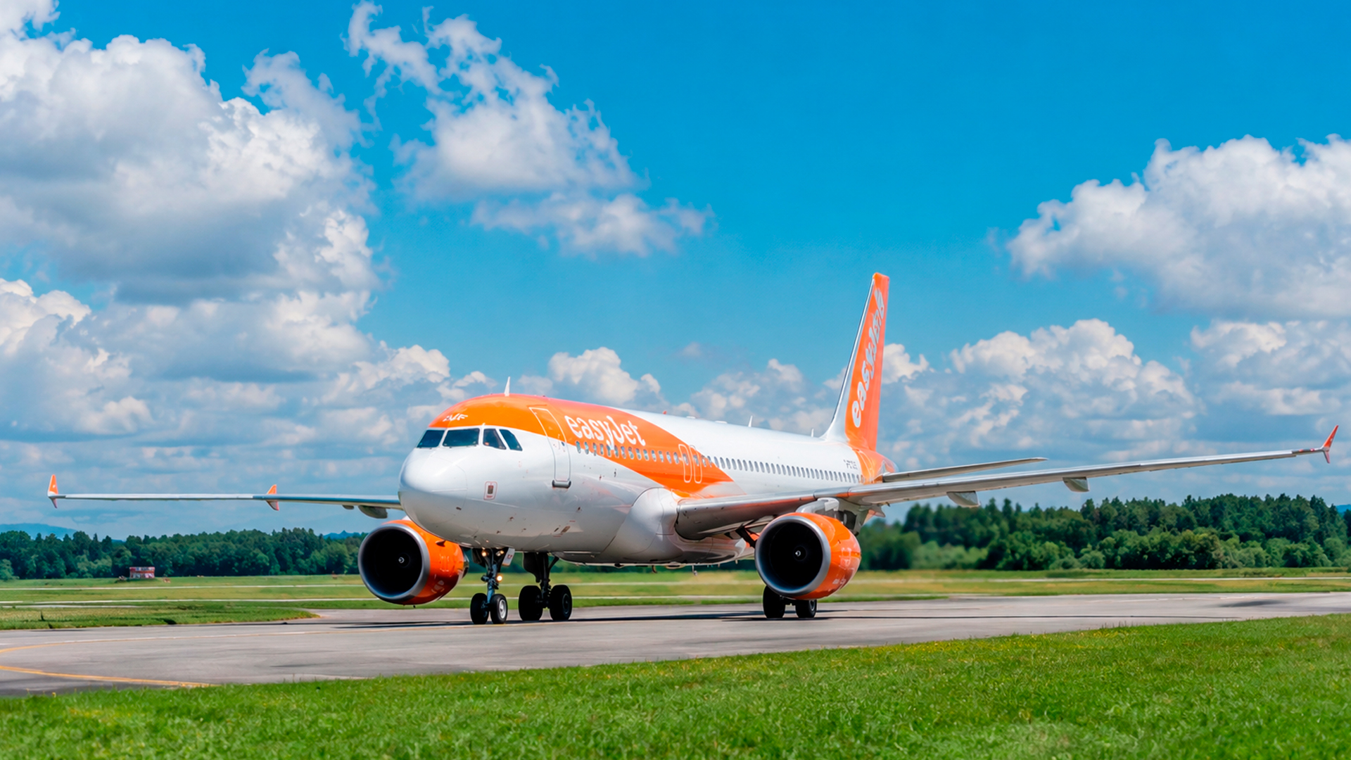 Unusual runway backtrack caught on camera