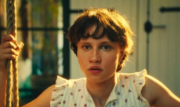 Award-winning actress dies 'suddenly and unexpectedly' aged 25