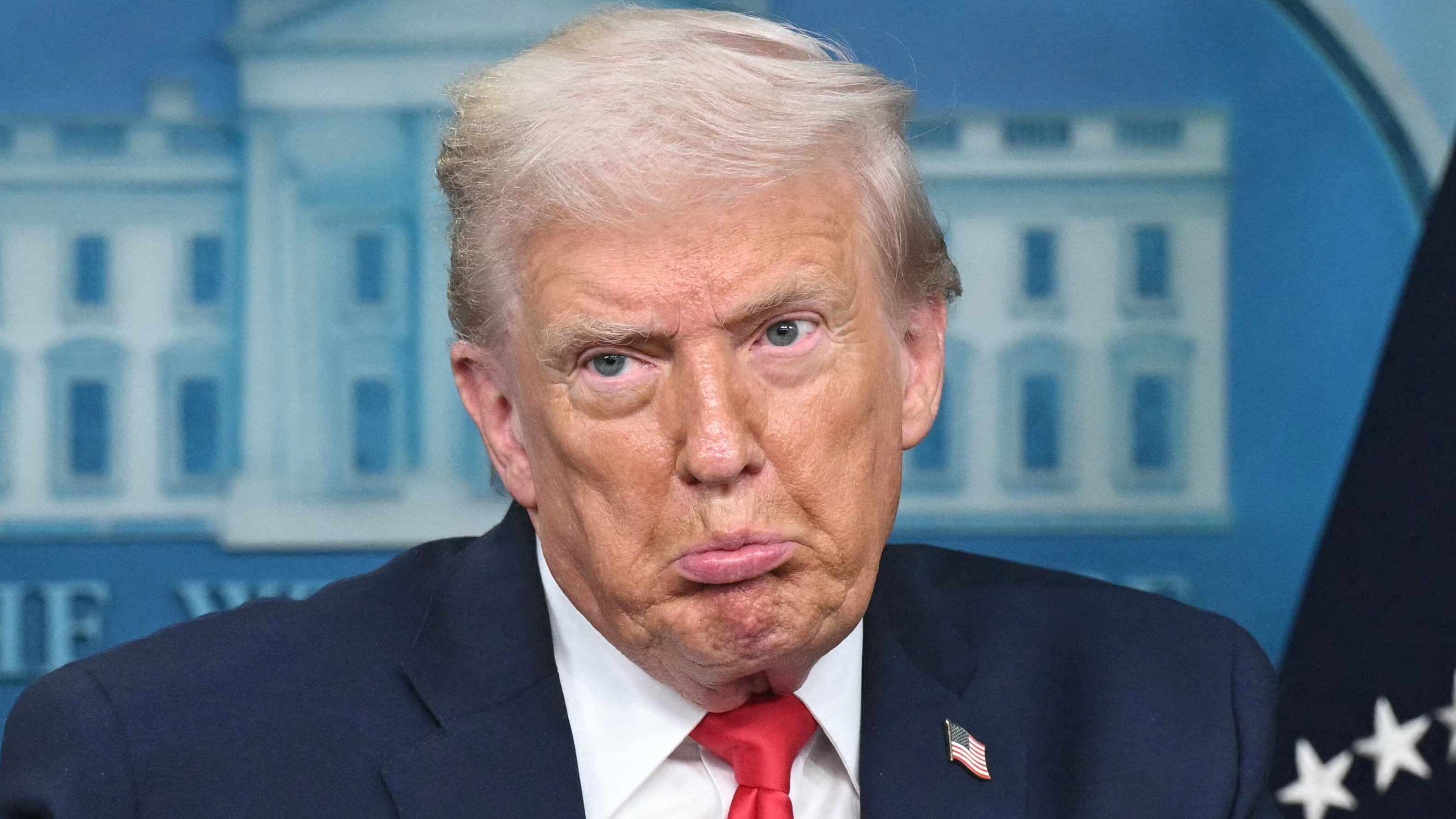 Manic Trump kicks off Memorial Day with 6:15am rage post