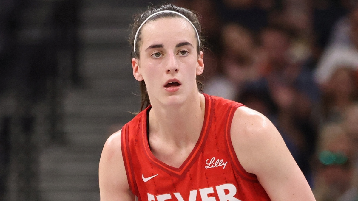 Caitlin Clark pulls off Mutombo finger wag on Natisha Hiedeman in viral ...