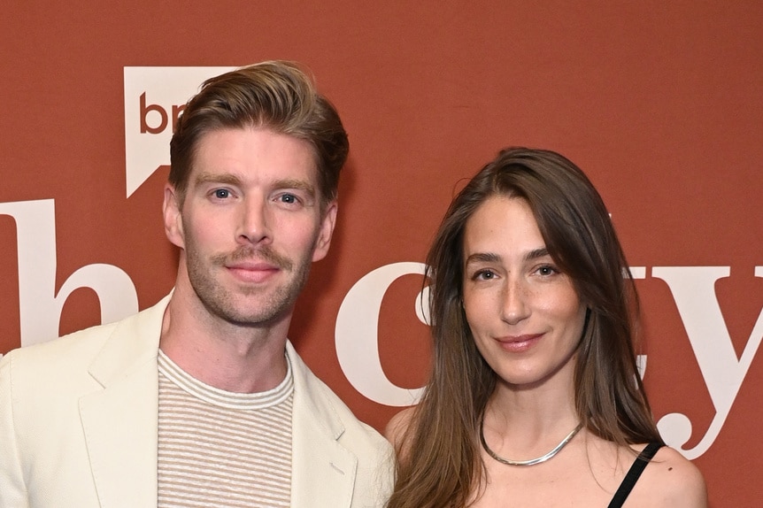 Amanda Batula makes a chic statement in red carpet return to celebrate ...
