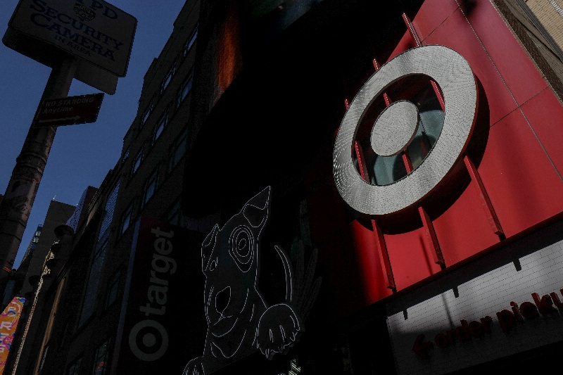 Target names ex-Walmart executive as supply chain chief in CEO's ...