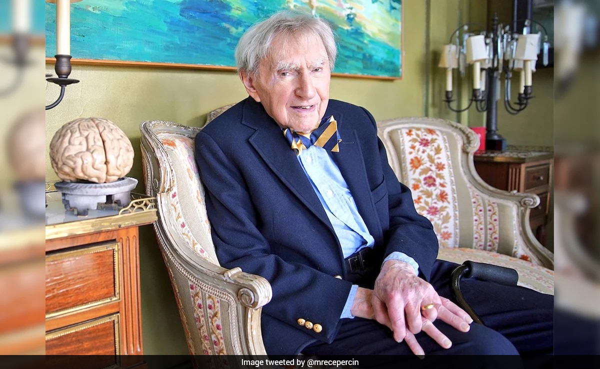 World's oldest doctor, who lived to 103, shared these 3 simple rules ...