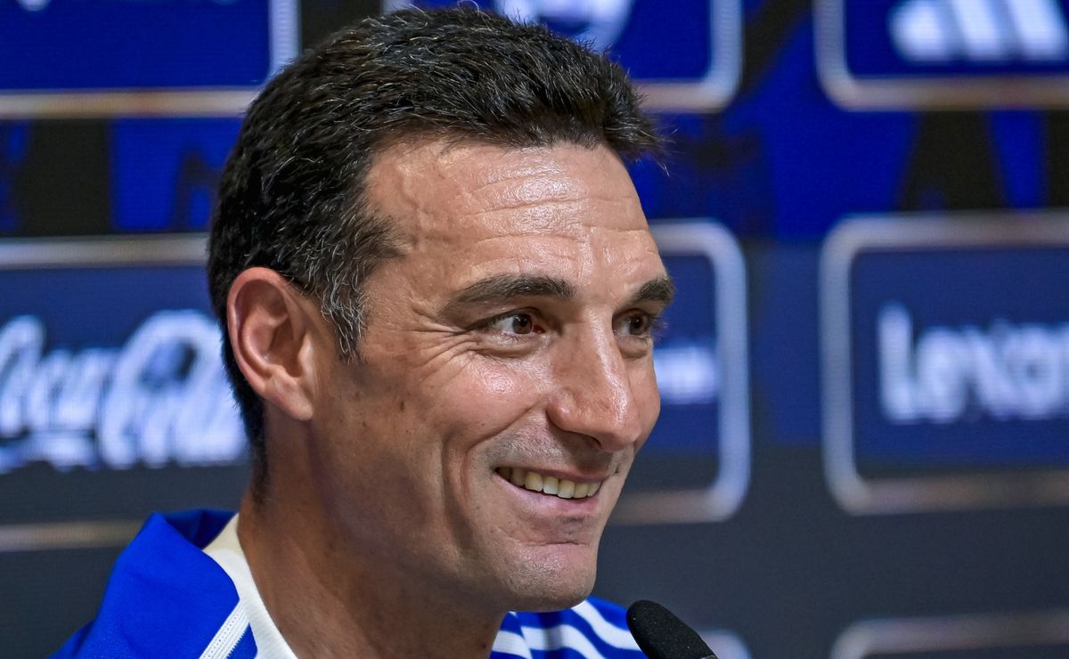 Report: Argentina coach Scaloni cuts World Cup preliminary squad to 35 ...