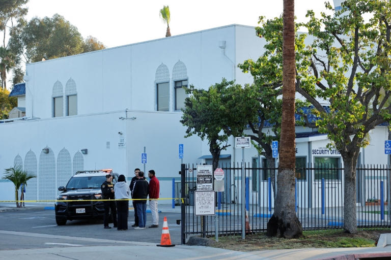 'Anti-Islamic writings' found in car of California mosque shooting ...
