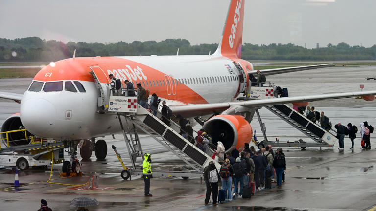 Airlines prepare for «Armageddon situation» as Trump-Iran conflict ...