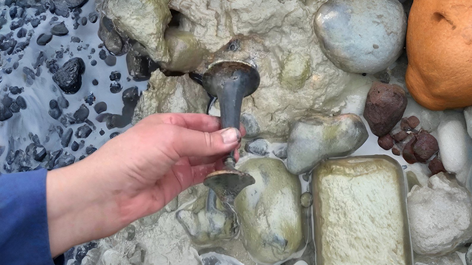Mudlarking finds a piece of old ship timber
