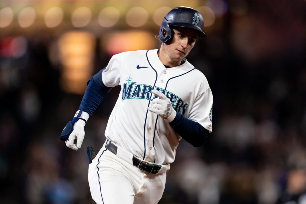 Mariners rookie registers first MLB hit and home run in same at bat