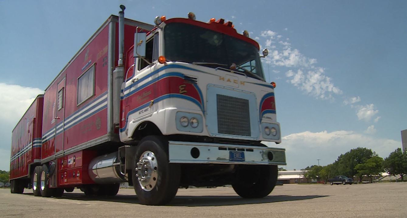 Last piece of Evel Knievel legacy in Topeka heading for Las Vegas