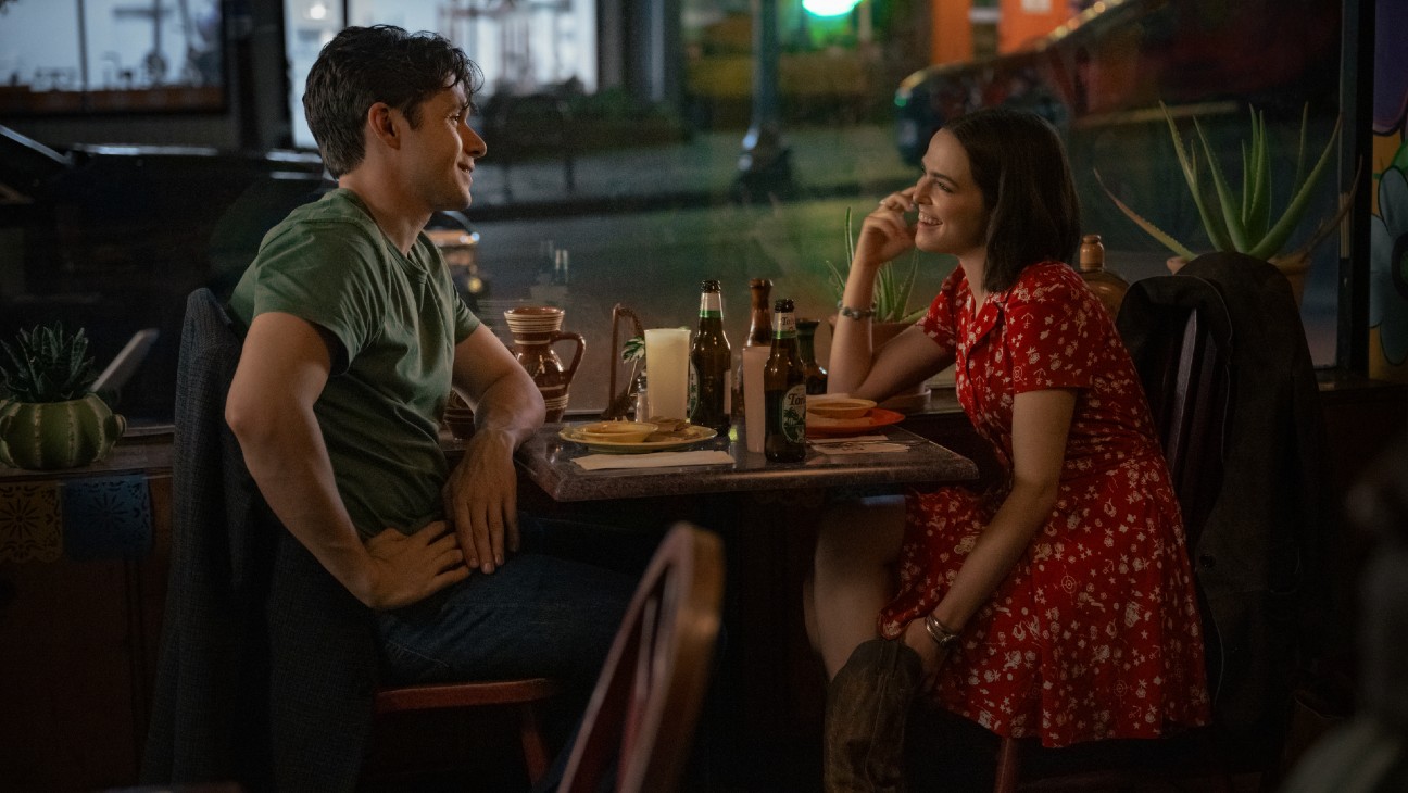 'Voicemails for Isabelle' trailer stars Zoey Deutch, Nick Robinson