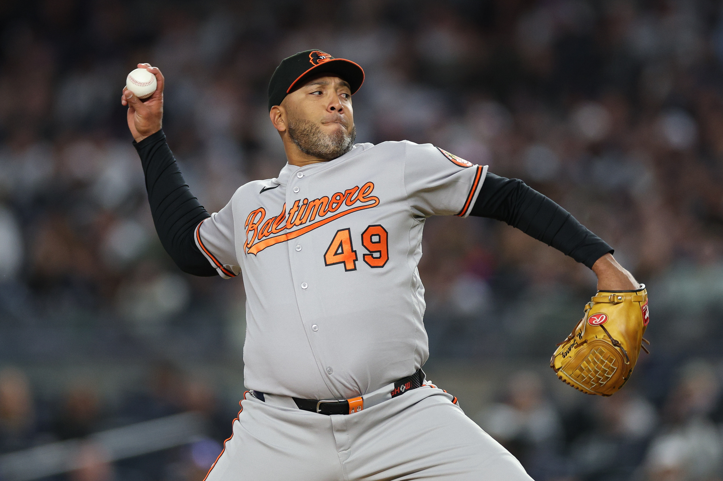 Orioles select Albert Suarez, designate Maverick Handley