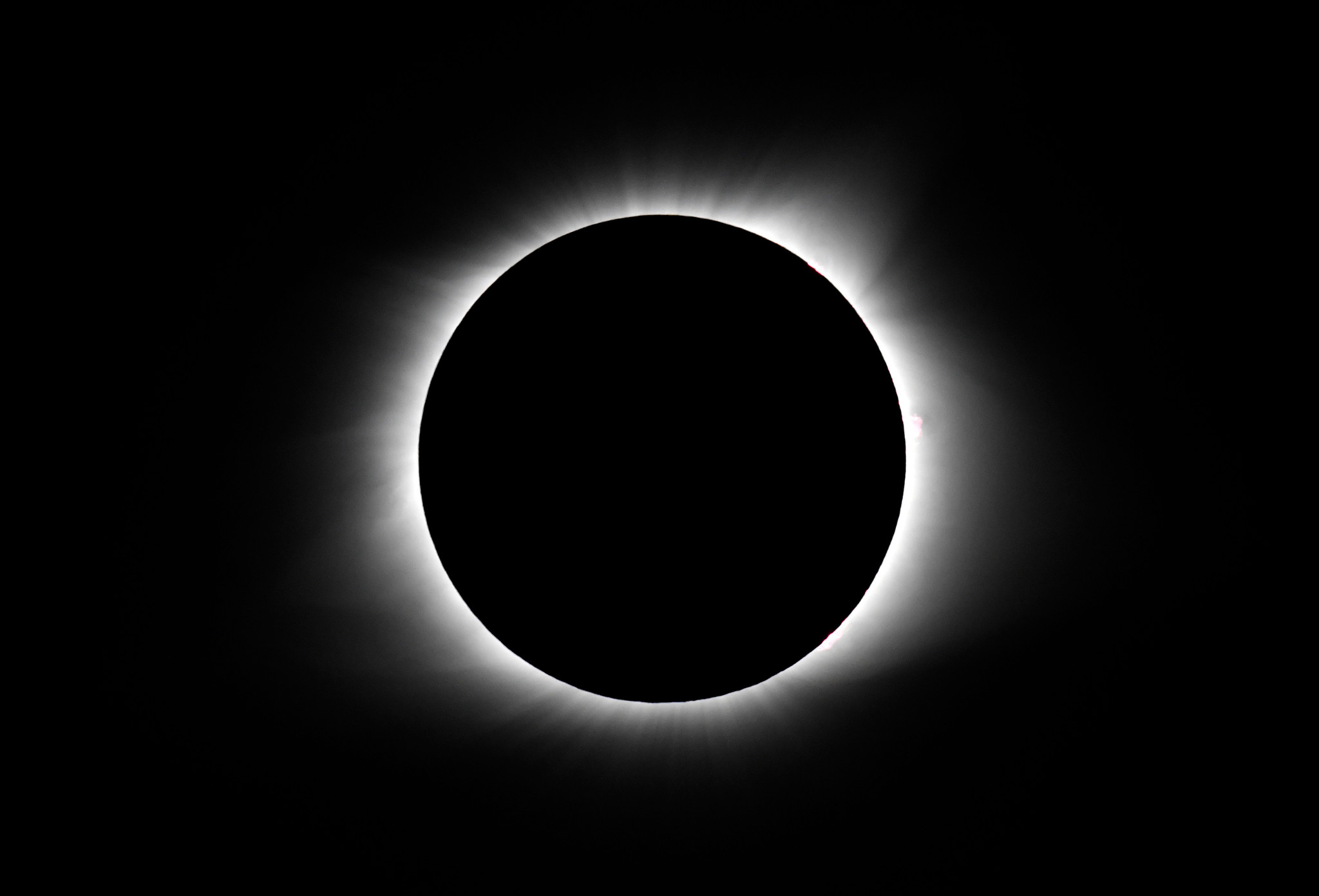 3,8 Zentimeter pro Jahr: Der Mond nimmt langsam Abschied von uns