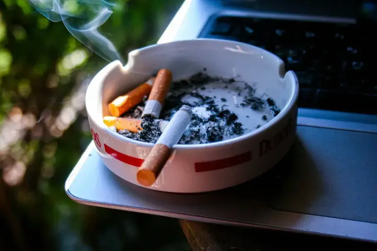 8 hotel room red flags that should immediately make you uneasy