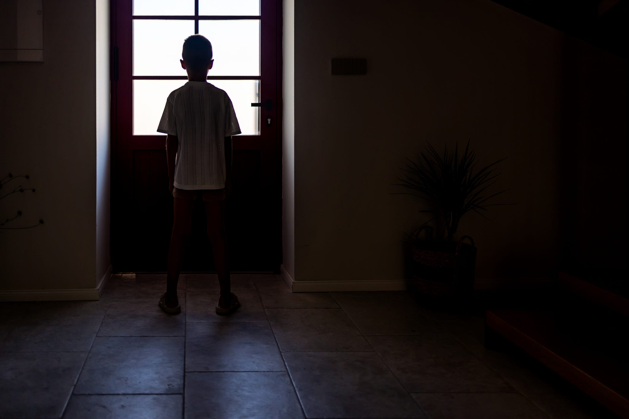 At what age can a child be home alone in Mississippi? What to know