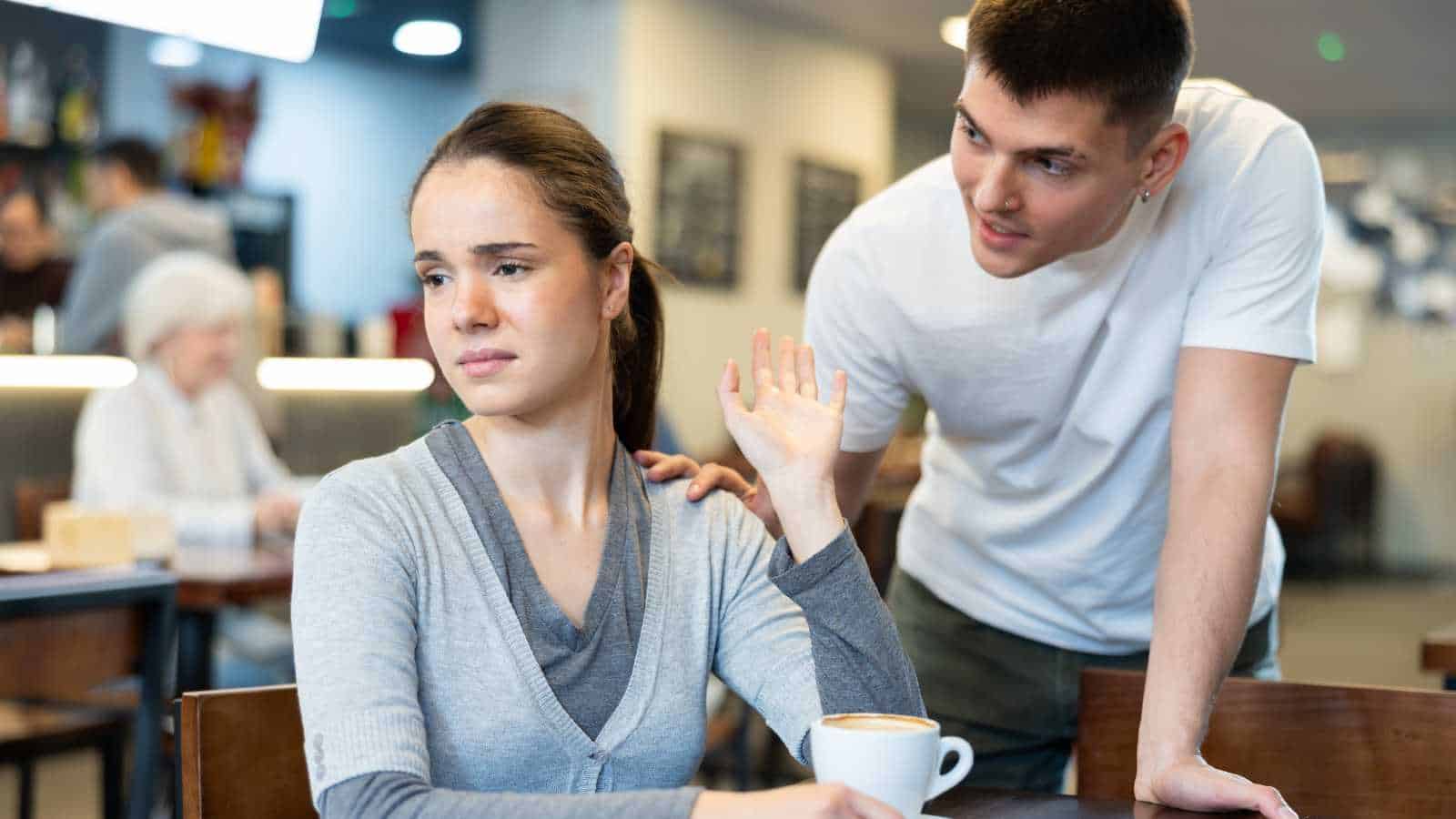 Woman can't figure out why men her age don't approach her - 12 possible ...