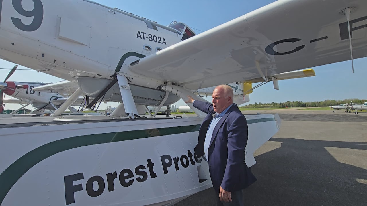 Province showcases new aircraft for fighting wildfires