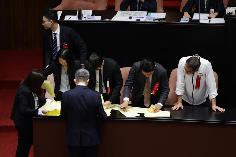 Il Parlamento di Taiwan vota oggi sull'impeachment per il presidente