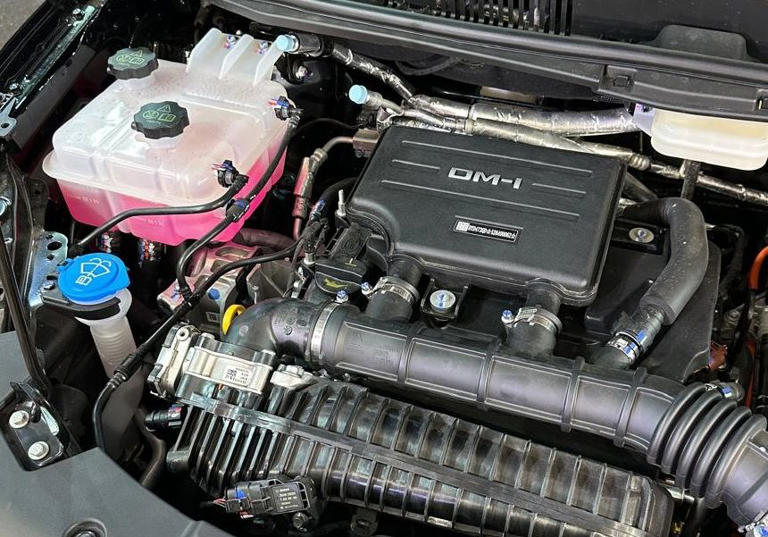 Mesin bensin BYD M6 DM punya rasio kompresi tinggi, apa jenis BBM yang ...