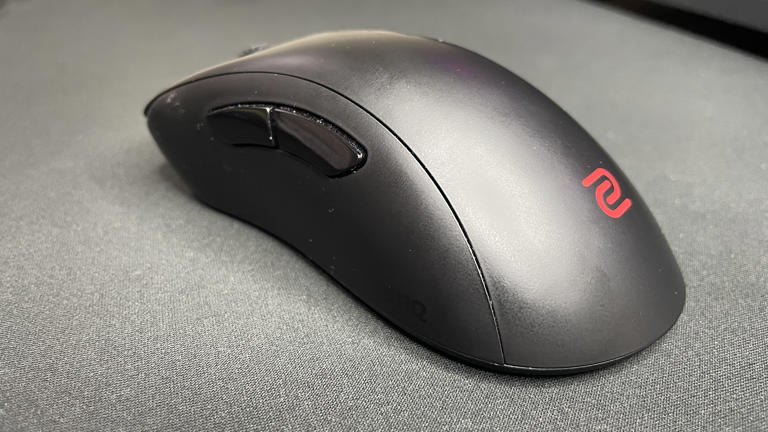I prefer this plug-n-play Zowie mouse even to ones that are objectively ...
