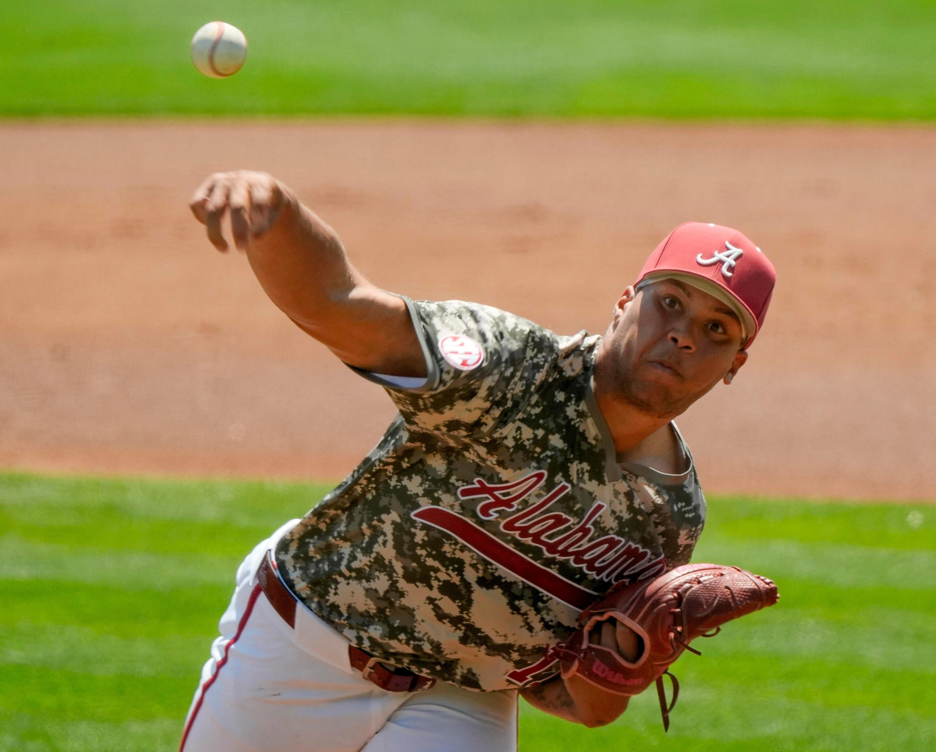 Star Alabama baseball pitcher named SEC freshman of the week